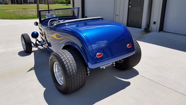 BEAUTIFUL & BAD '32 FORD ROADSTER for sale