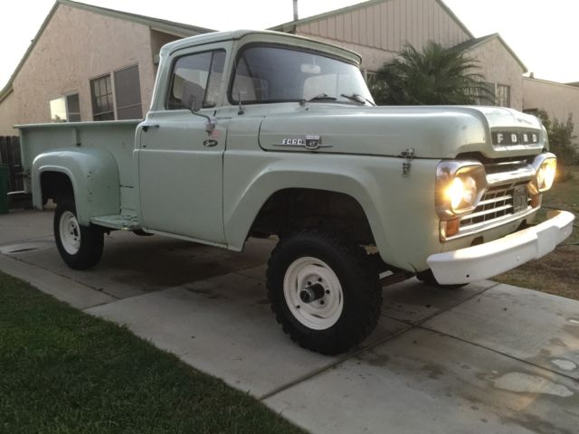Ford: F100 4x4 for sale
