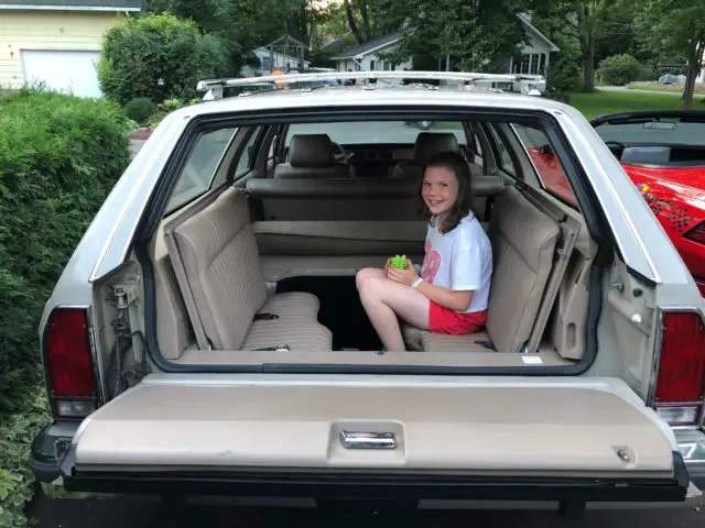 LOW MILEAGE Exceptionally well maintained/preserved DESIRABLE 3RD SEATS ...