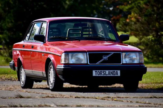 Volvo 240 Signal Red for sale